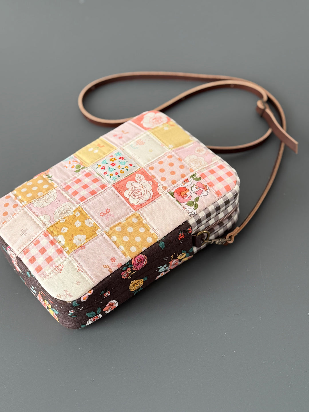 Sun Patch Crossbody Bag Paper Pattern – Sewing Illustration