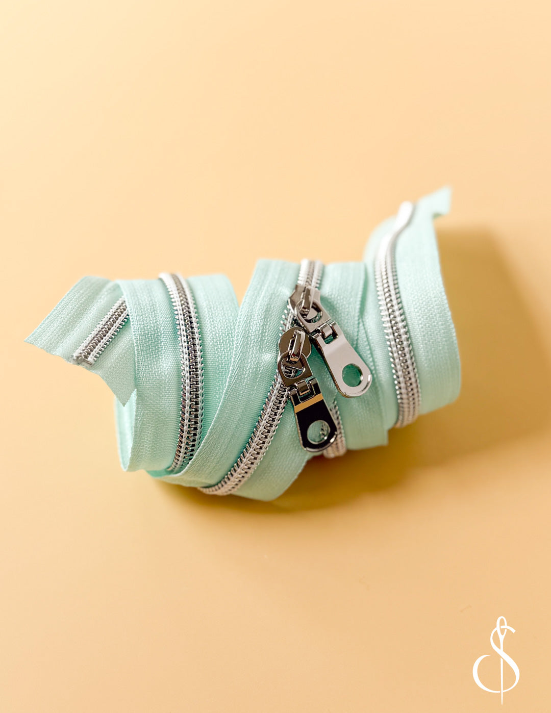 30'' Zipper | Baby Blue – Sewing Illustration