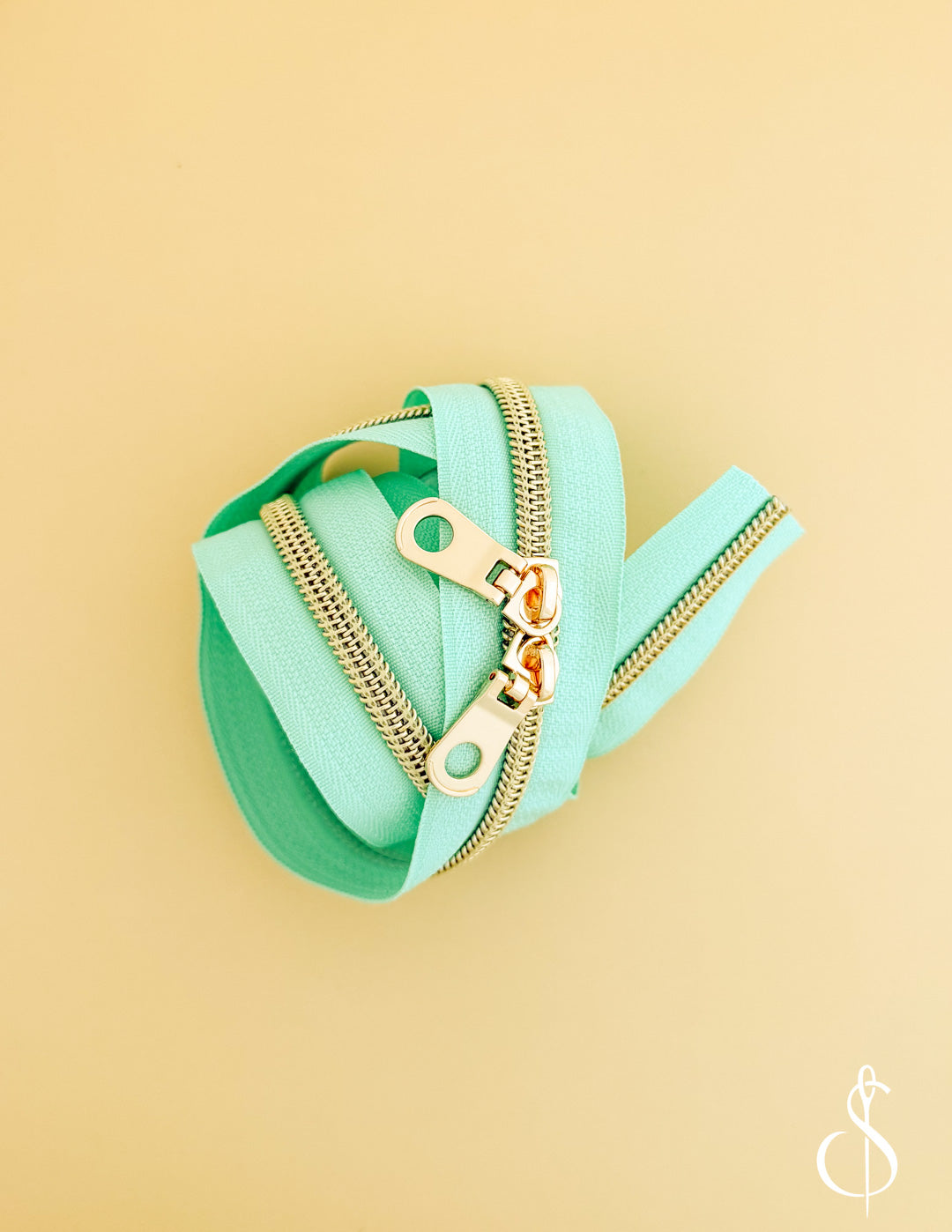 30'' Zipper | Sweet Mint – Sewing Illustration