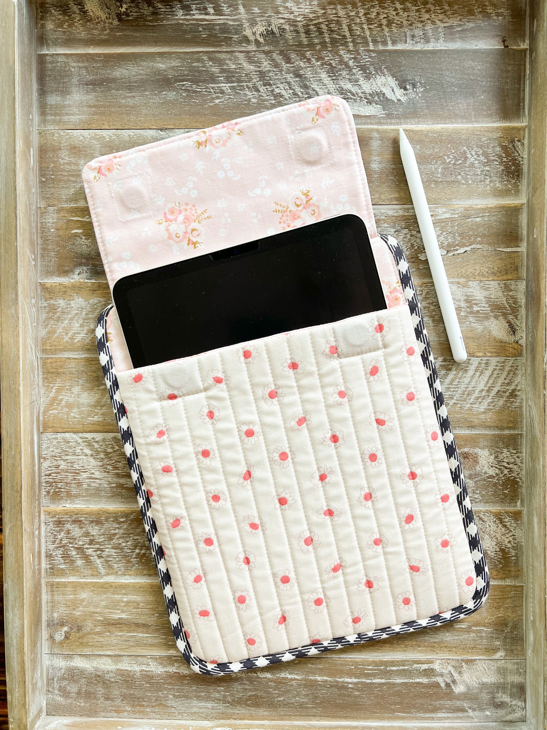 Quilted iPad Case PDF Download Pattern – Sewing Illustration