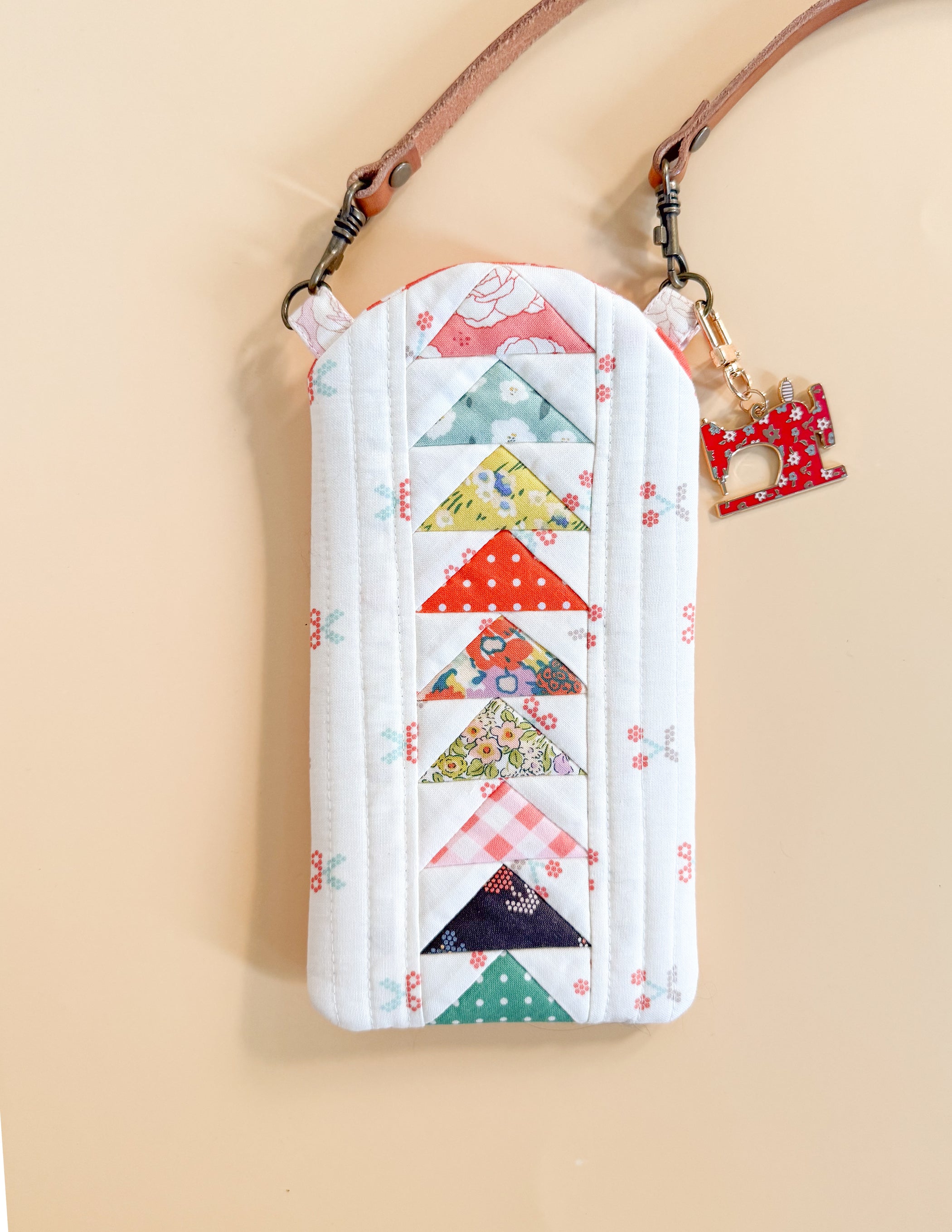 Slim Phone Crossbody Bag PDF Download Pattern – Sewing Illustration