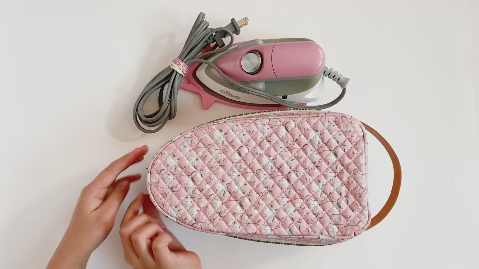 Travel Case for Mini Iron PDF Download Pattern – Sewing Illustration