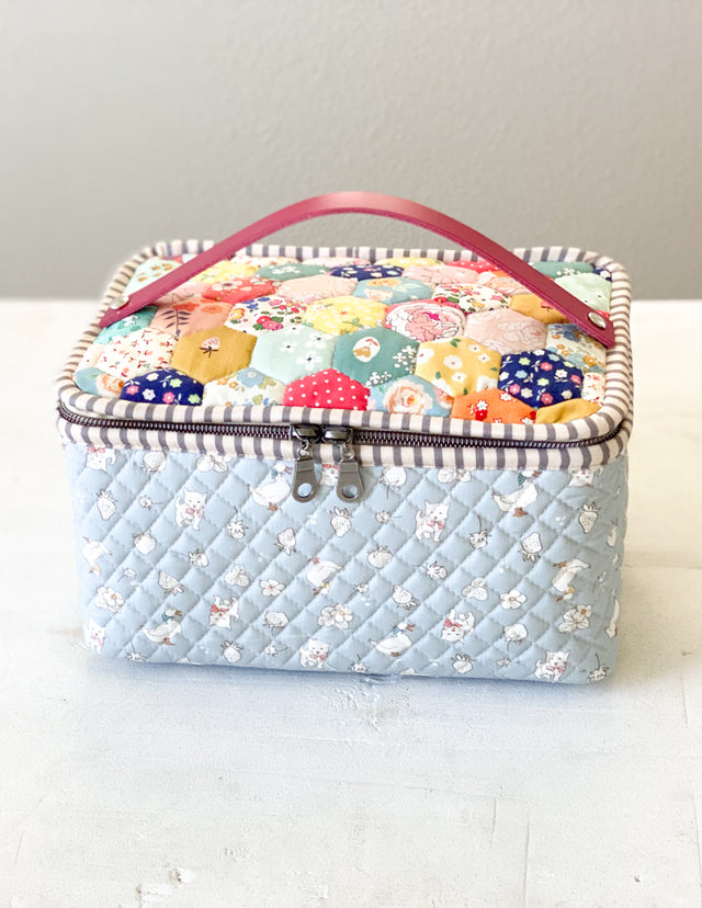 Travel Organizer Bag PDF Download Pattern – Sewing Illustration